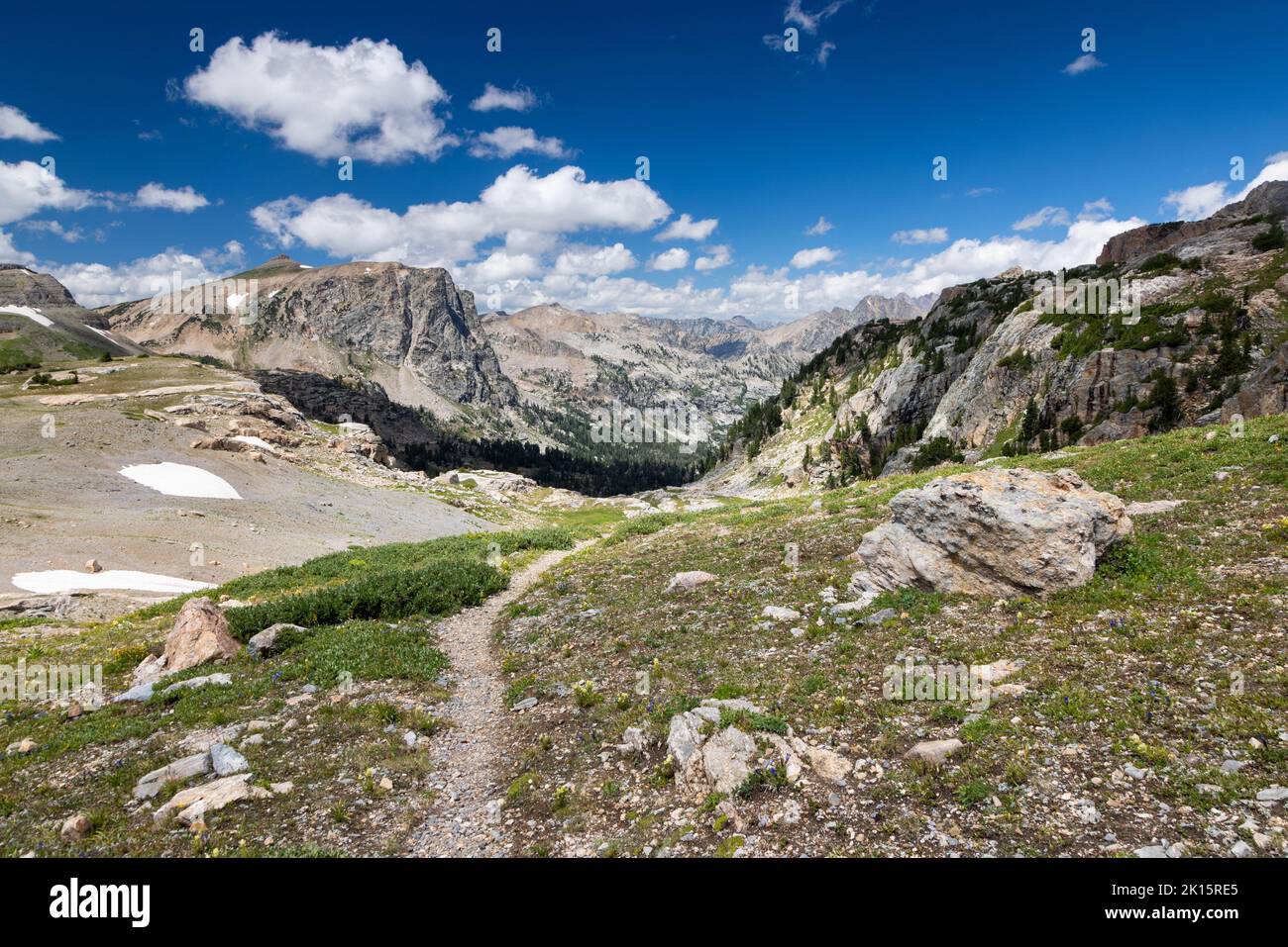 The Avalanche Divide Trail descending into the South Fork of Cascade ...