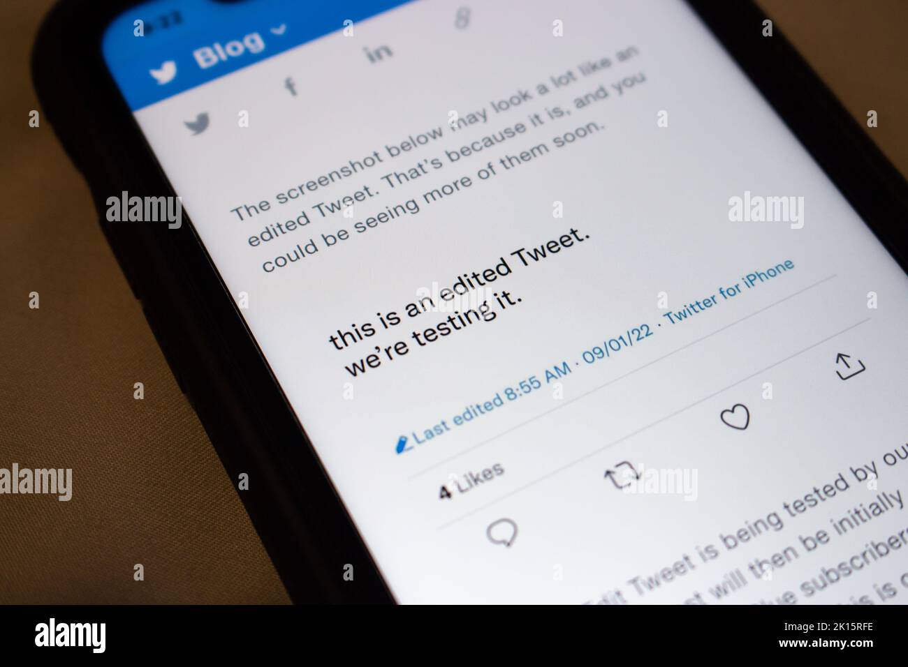 Edited tweet hi-res stock photography and images - Alamy