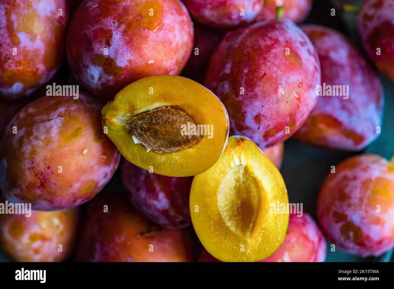 Fresh summer plum fruits hi-res stock photography and images - Alamy