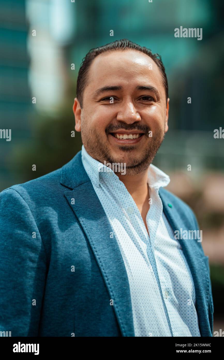 Glass buildingall hi-res stock photography and images - Alamy