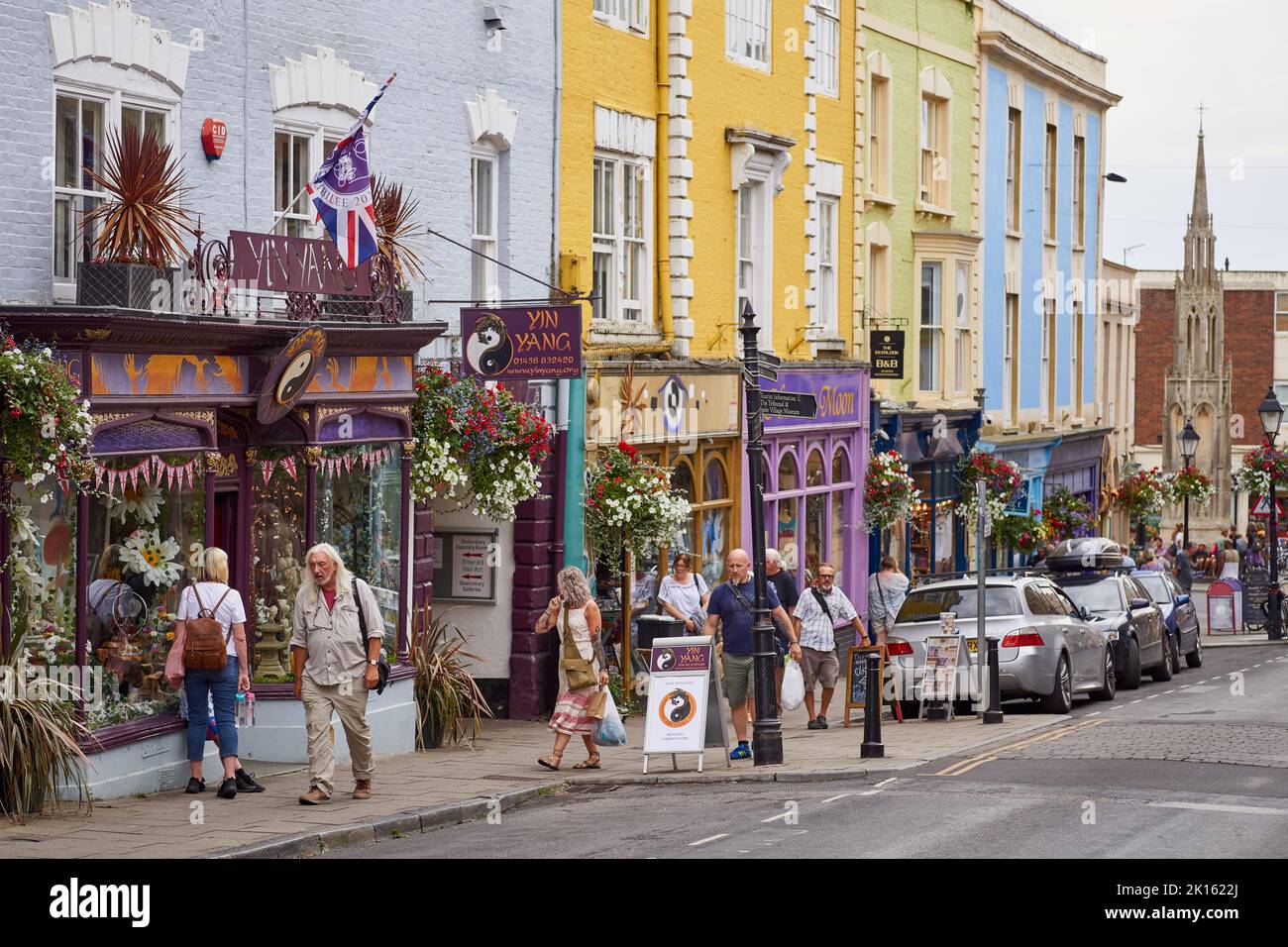 Town centre shopping new hi-res stock photography and images - Alamy