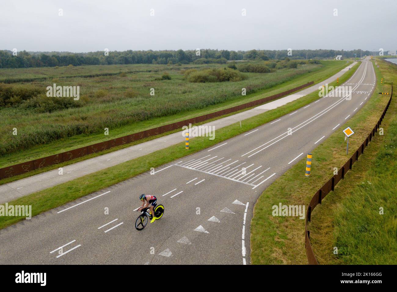 Aerial cyclist hi-res stock photography and images - Alamy