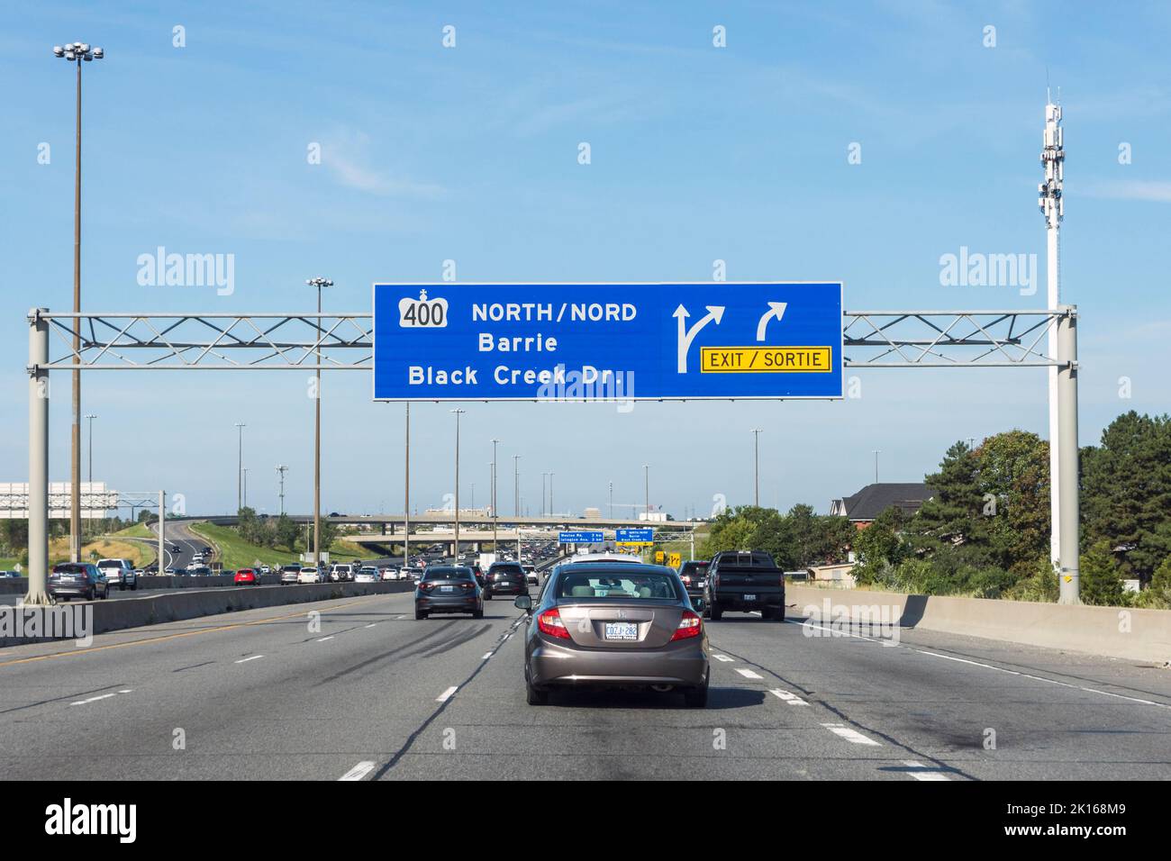 400 highway road sign, Toronto, Ontario, Canada Stock Photo - Alamy