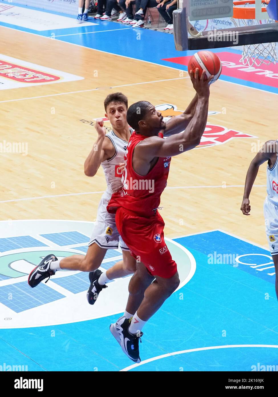 Fitline hi-res stock photography and images - Alamy