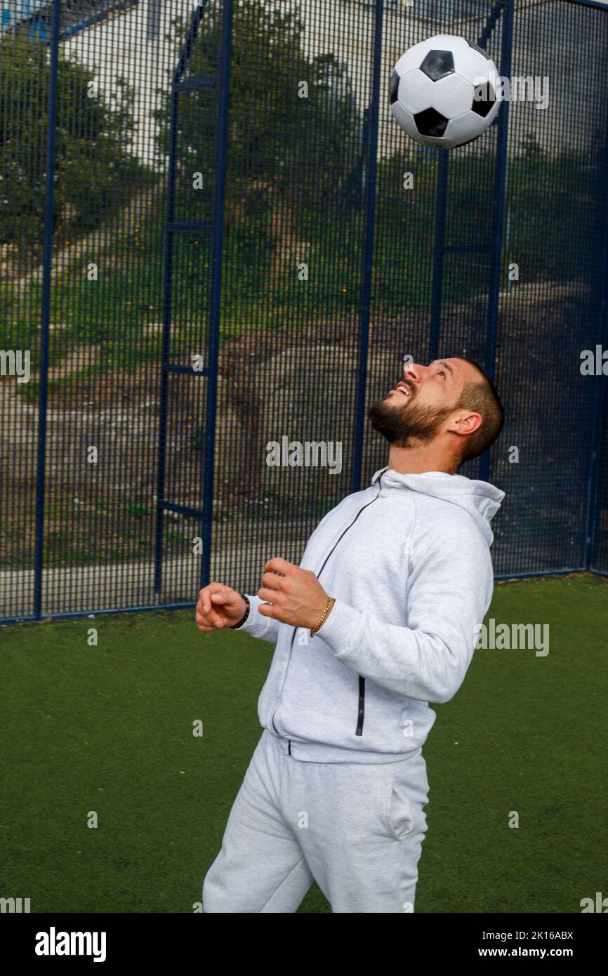 Juggles juggling hi-res stock photography and images - Alamy