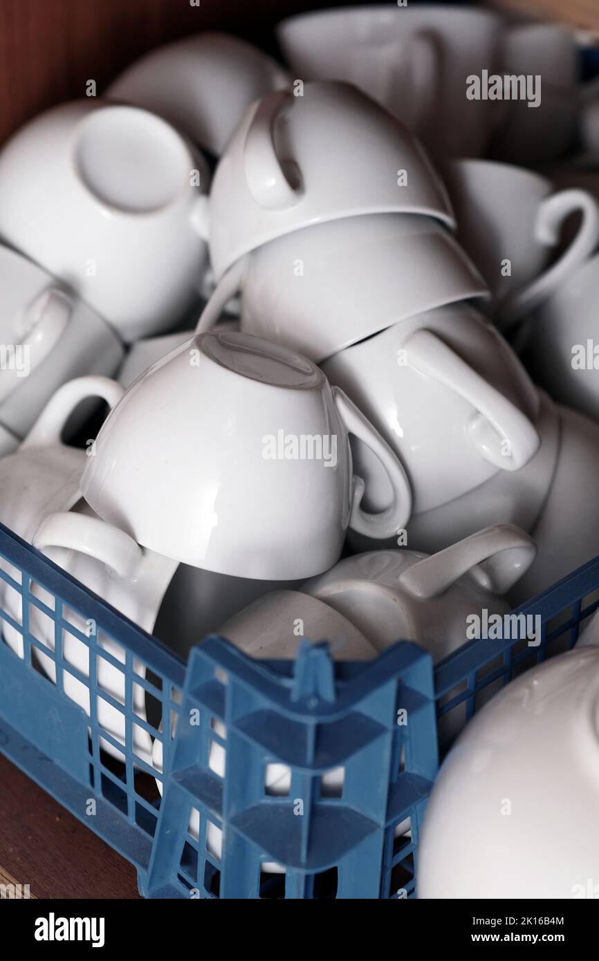 Clean white cups hi-res stock photography and images - Alamy