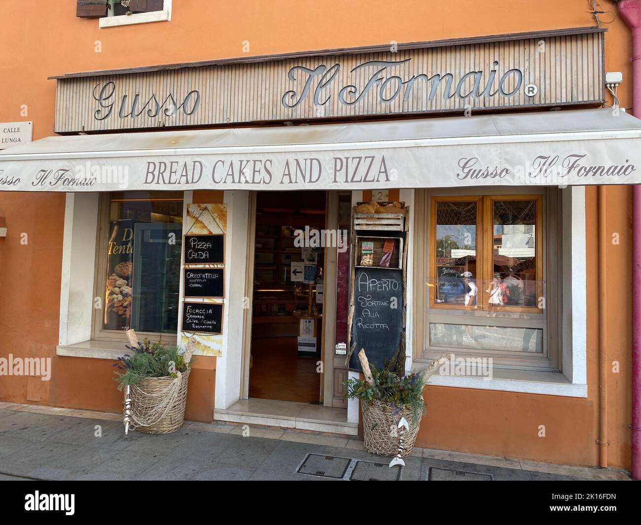Fassaden in italien hi-res stock photography and images - Alamy