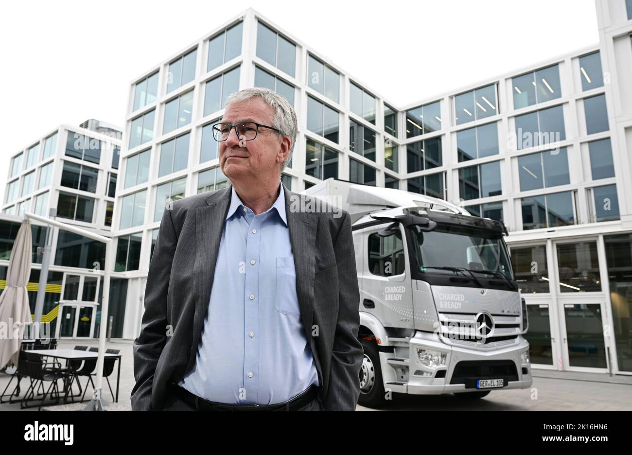 Daimler truck boss hi-res stock photography and images - Alamy