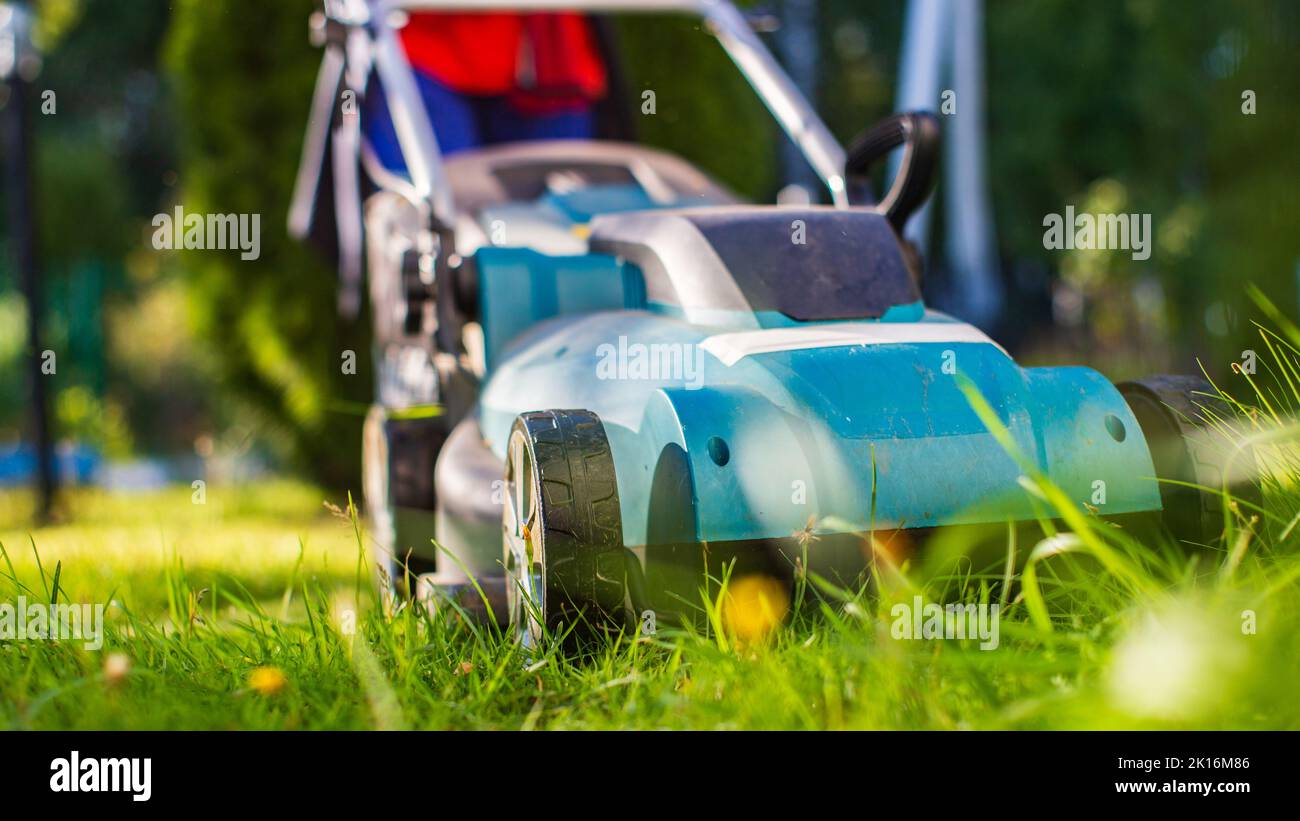 Garden care service hi-res stock photography and images - Alamy