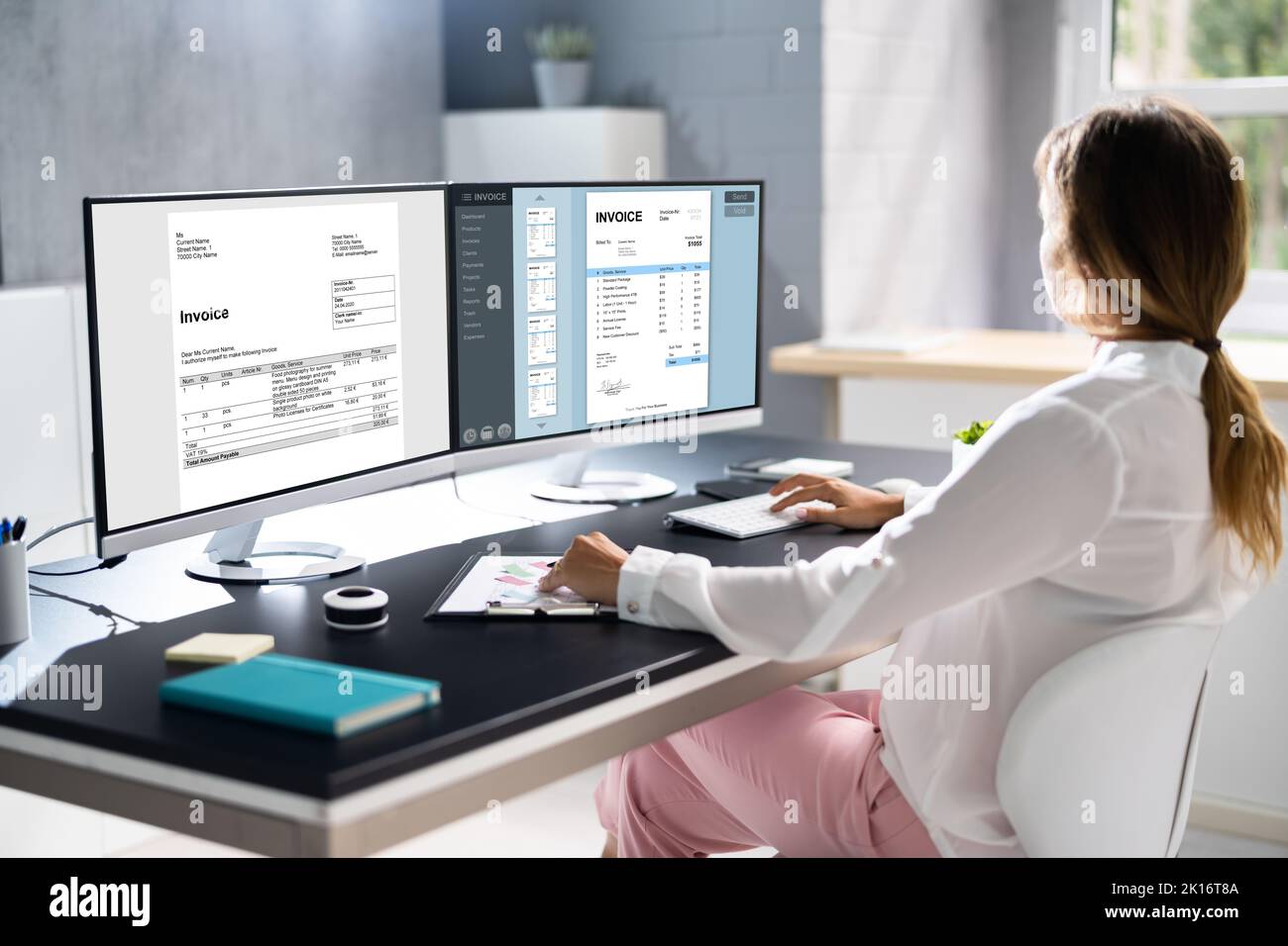 Online Invoice Management Software On Computer Screen Stock Photo - Alamy
