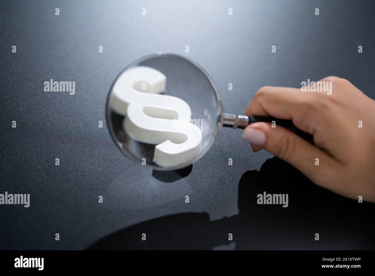 Paragraph Sign Or Law Symbol. Lawyer Litigation Stock Photo - Alamy