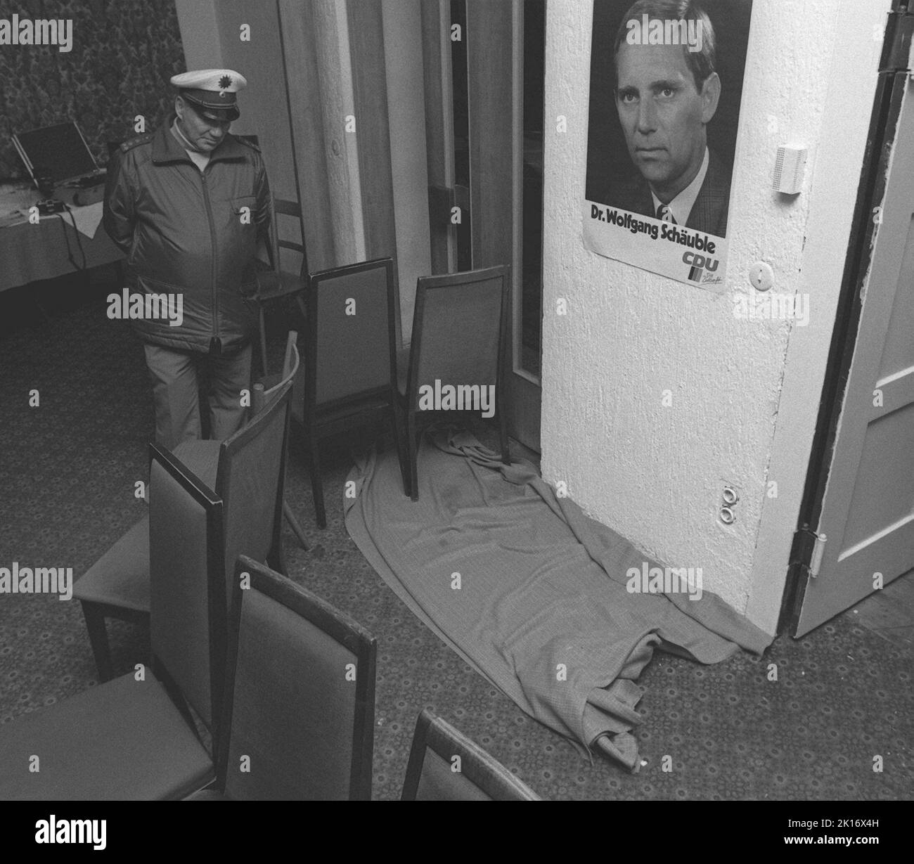 Wolfgang schauble 1990 hi-res stock photography and images - Alamy