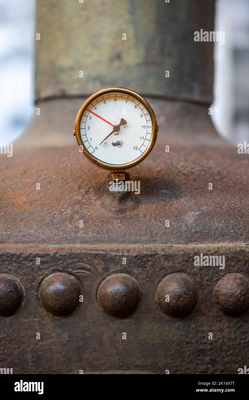 Pressure gauge indicator hi-res stock photography and images - Alamy