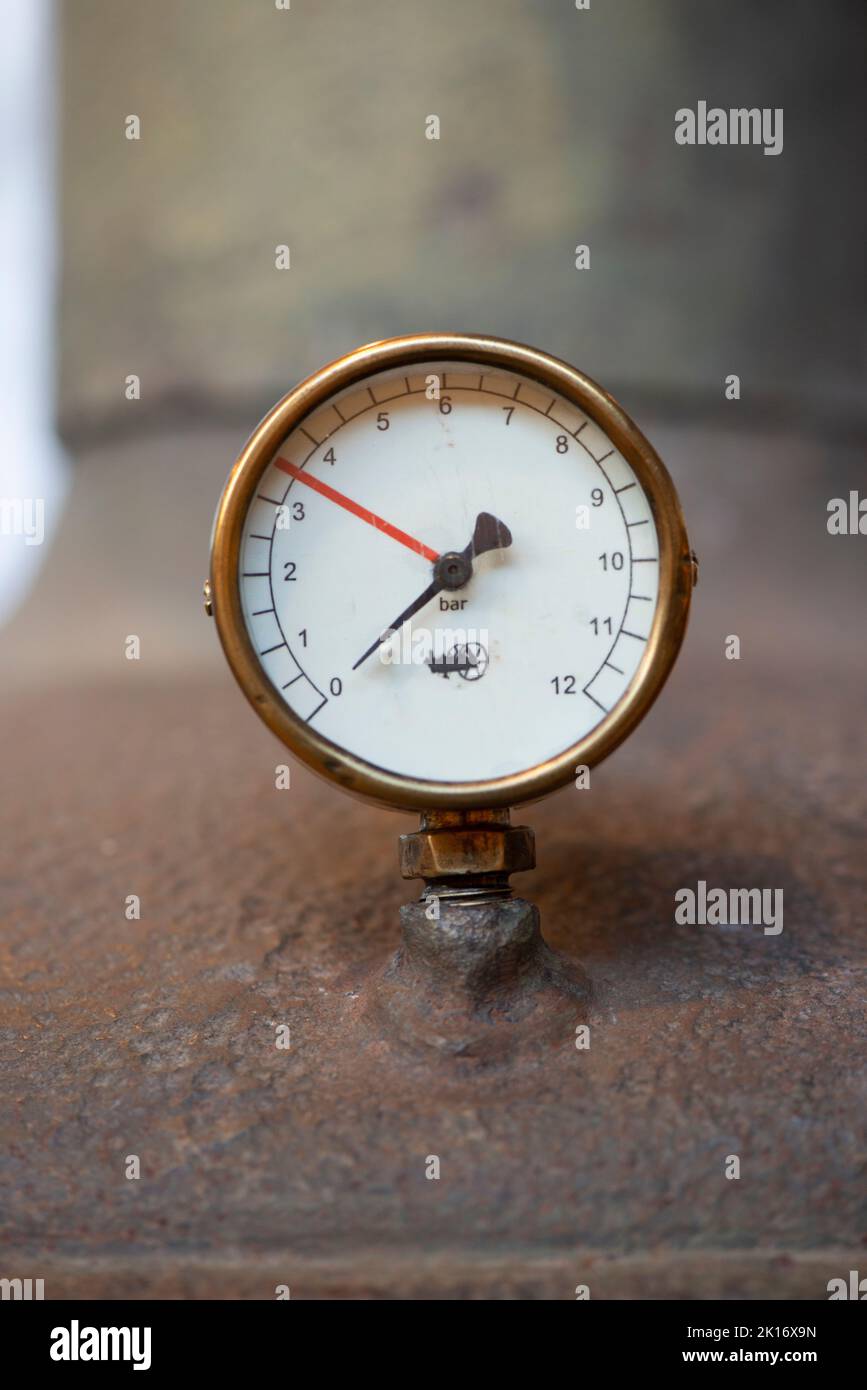 Pressure gauge indicator hi-res stock photography and images - Alamy