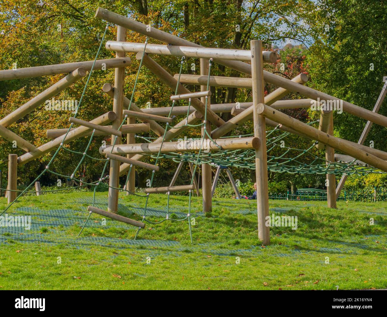 Children climbing frame park hi-res stock photography and images - Alamy