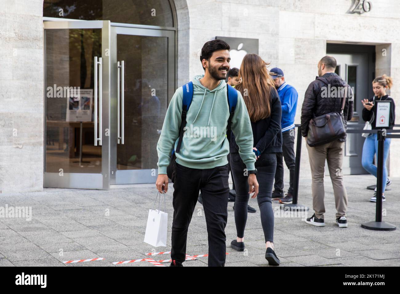 Berlin, Germany. 16th Sep, 2022. At the Apple Store in Berlin, at ...