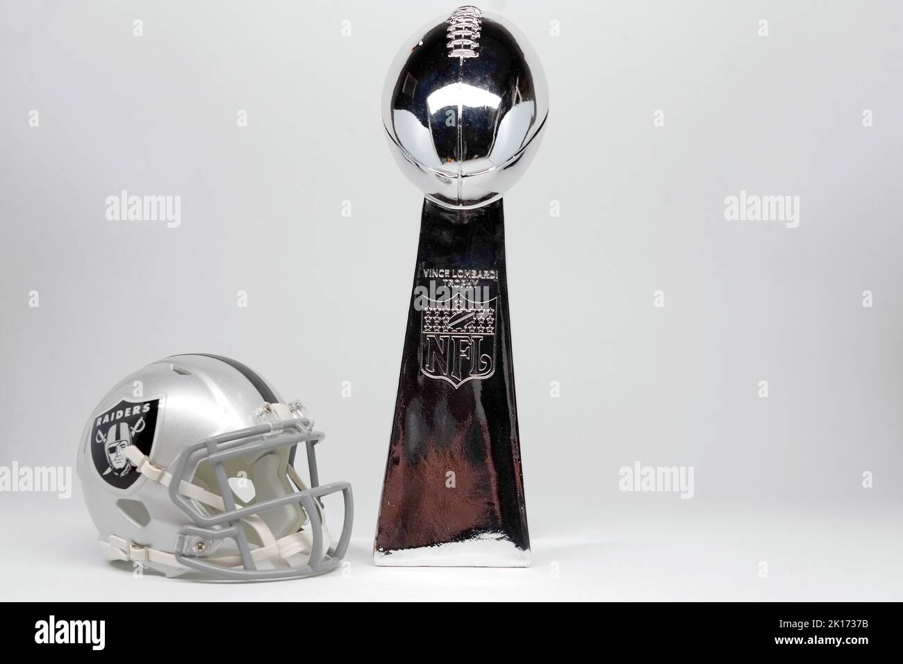 Las vegas raiders helmet with super bowl vince lombardi trophy hi-res ...