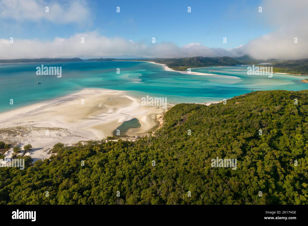 Beautiful Arial View of Whitsundays Islands and Whitehaven Beach ...