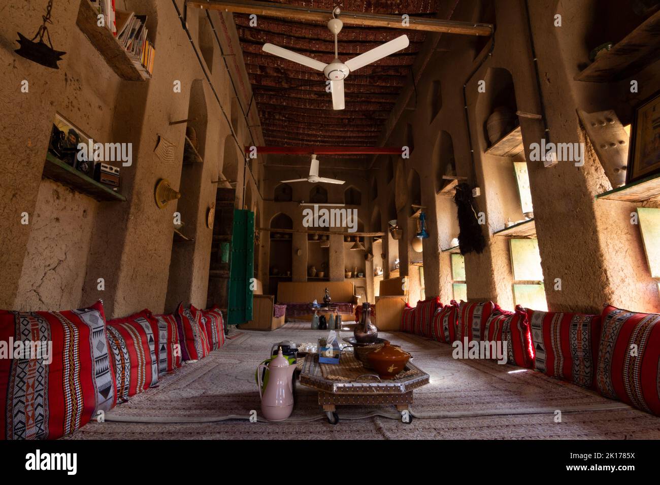 Traditional omani home interior hi-res stock photography and images - Alamy