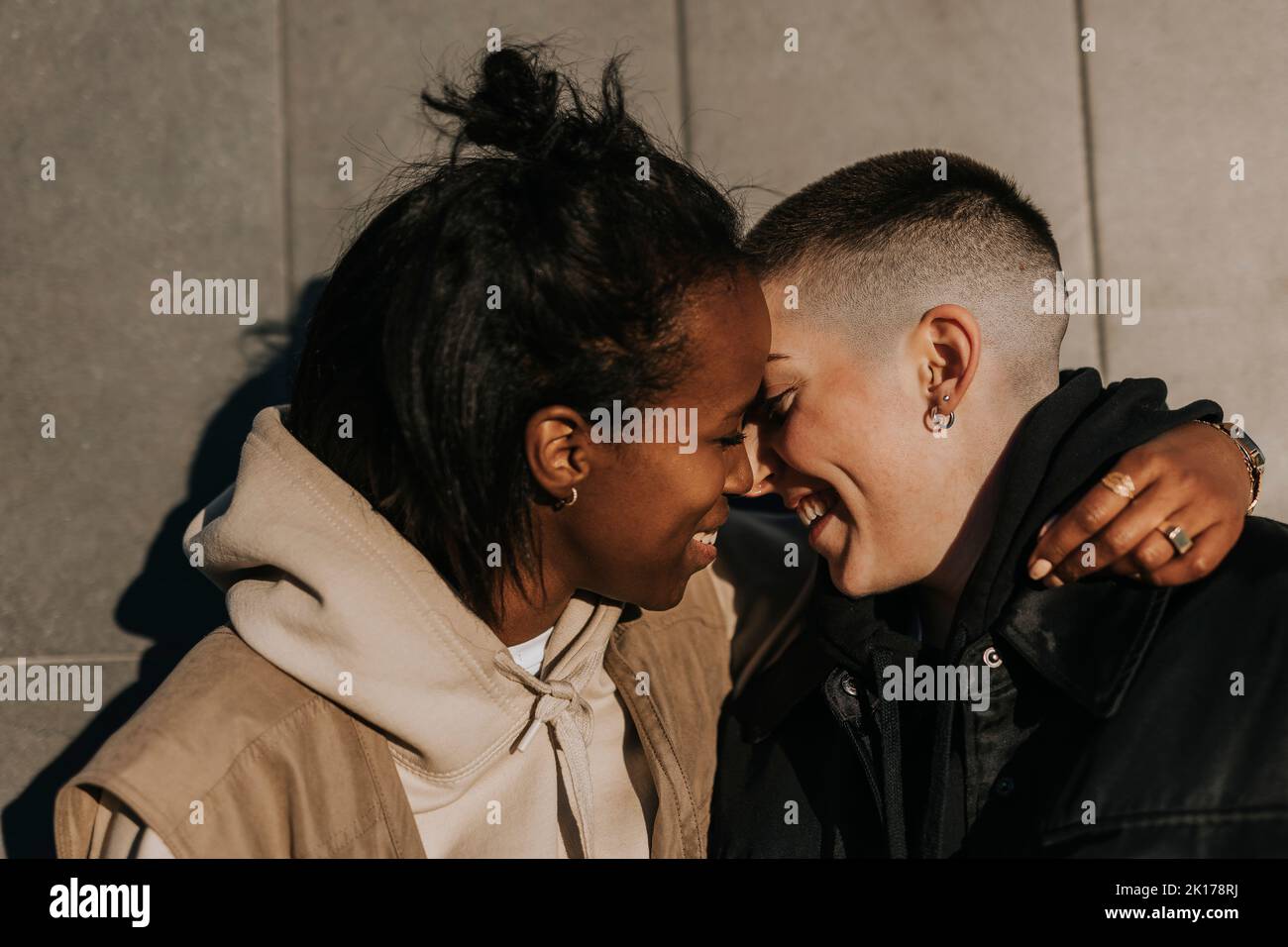 Dark skinned couple hi-res stock photography and images - Alamy