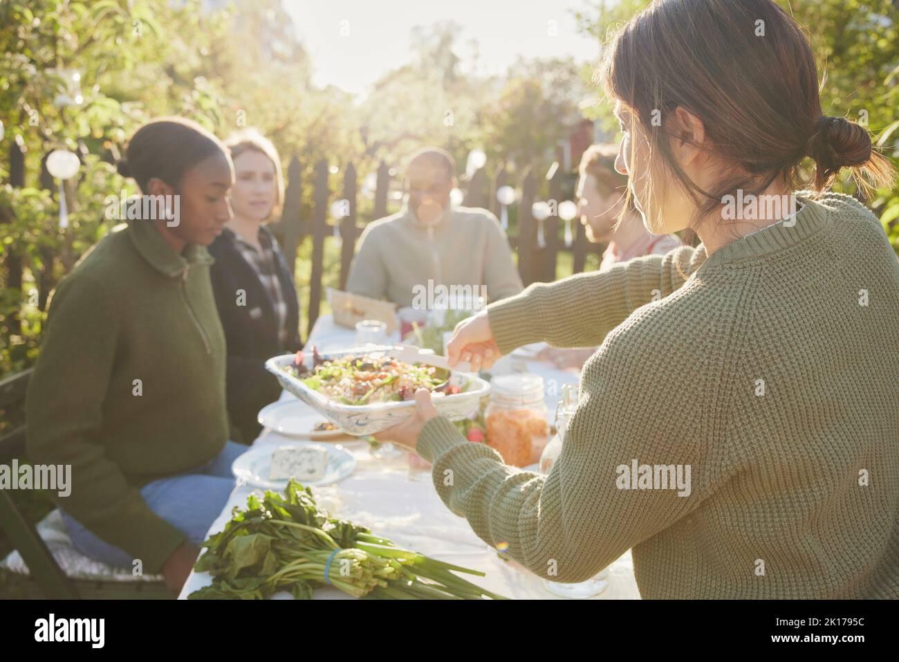 Group solidarity garden hi-res stock photography and images - Alamy