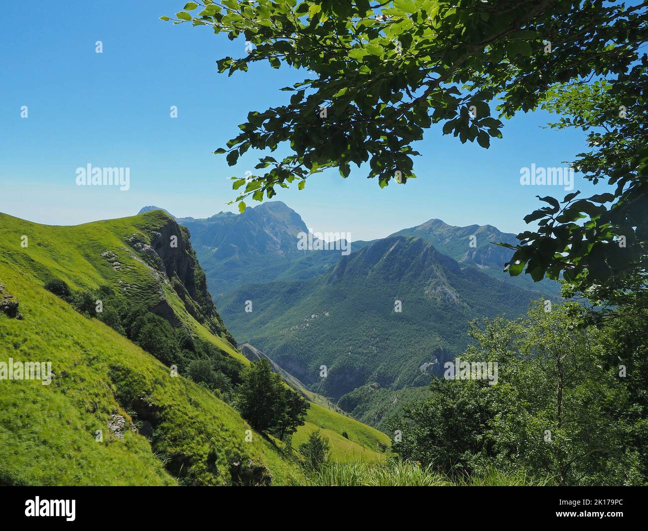 Marble quarries apuan alps hi-res stock photography and images - Alamy