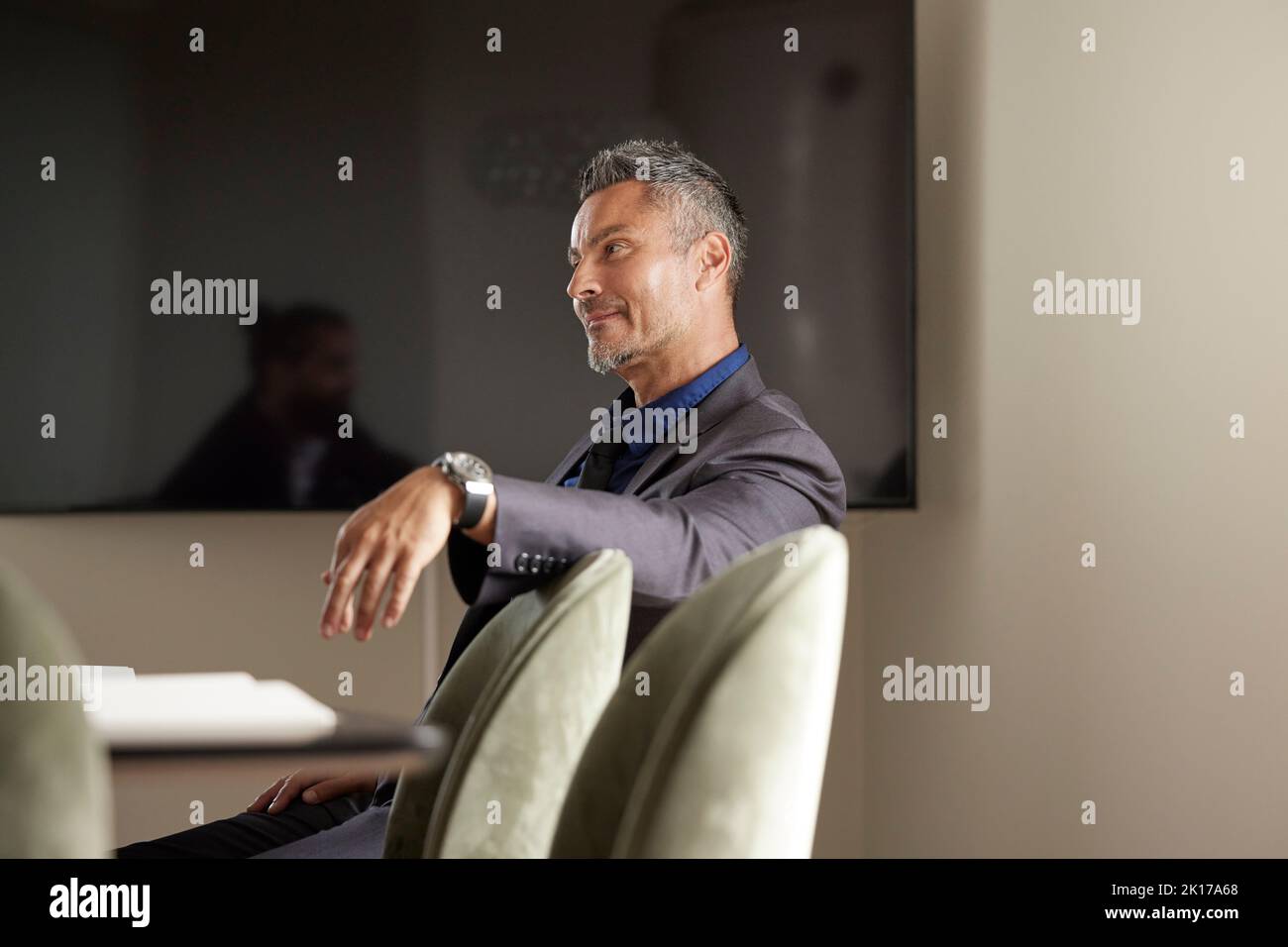 Boardroom sit hi-res stock photography and images - Alamy