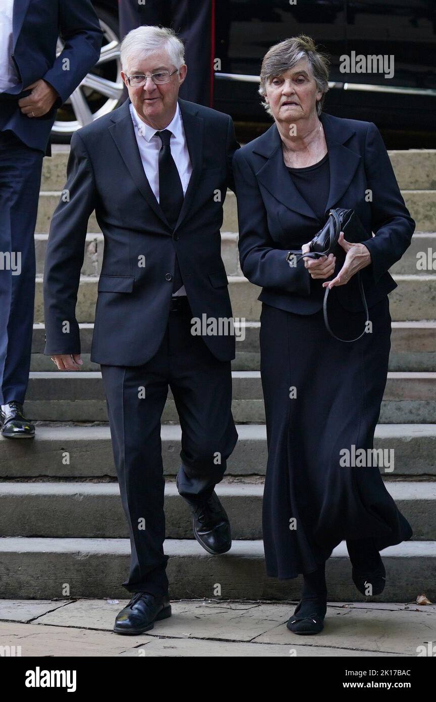 Mark drakeford the queen elizabeth hi-res stock photography and images ...