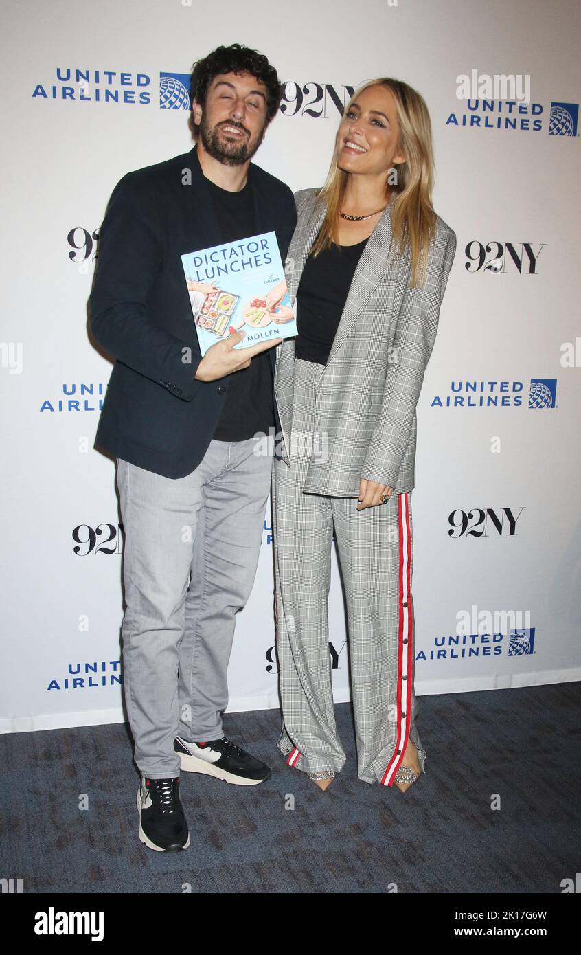 Jason Biggs Wife 2022