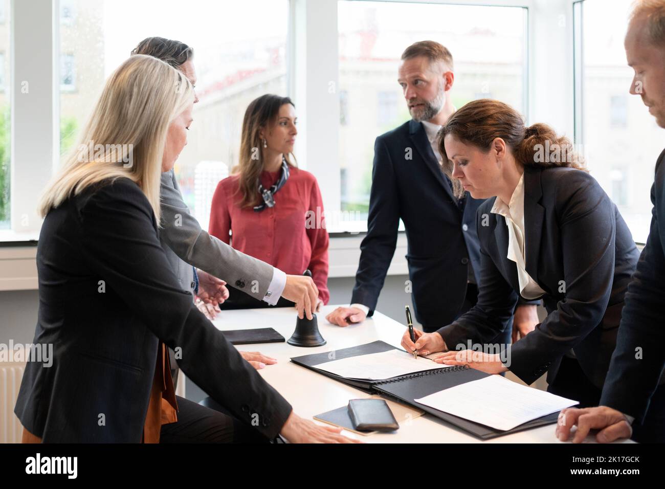Business people having meeting Stock Photo - Alamy