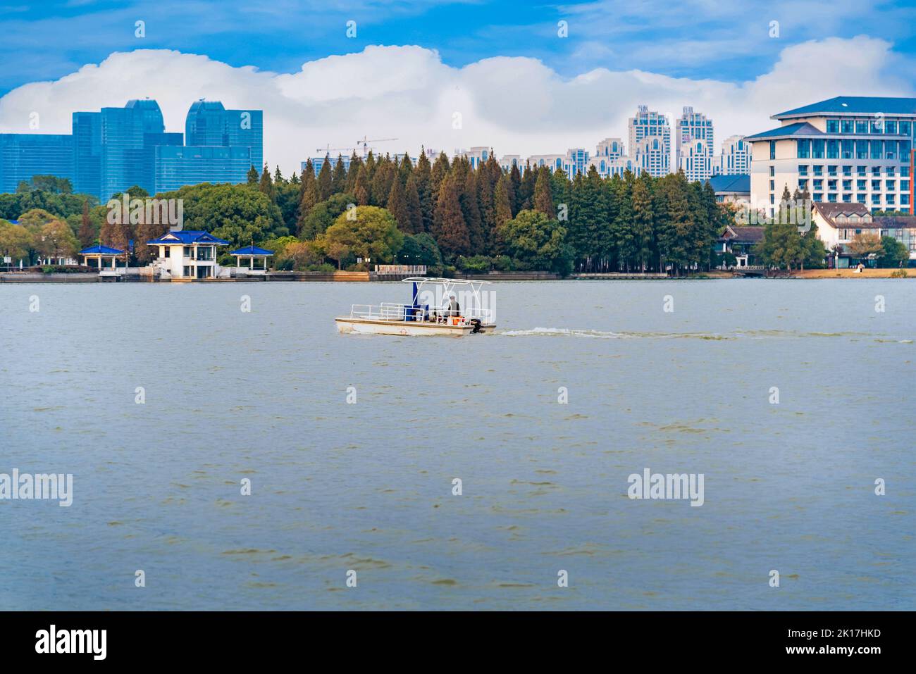 Jiangsu trees and lakes hi-res stock photography and images - Alamy