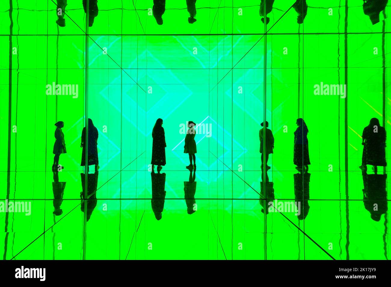 Large scale systems hi-res stock photography and images - Alamy