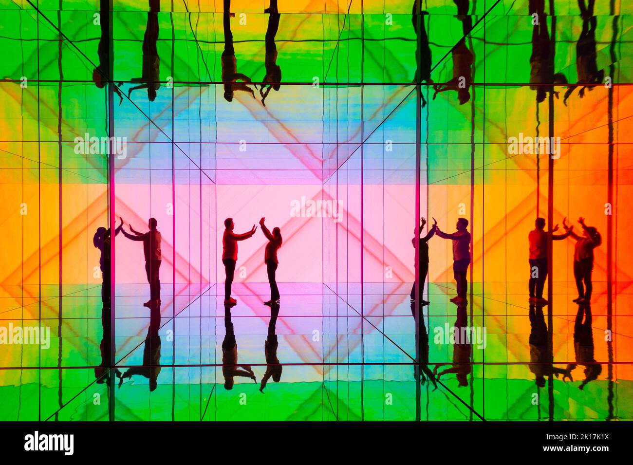 Large scale systems hi-res stock photography and images - Alamy