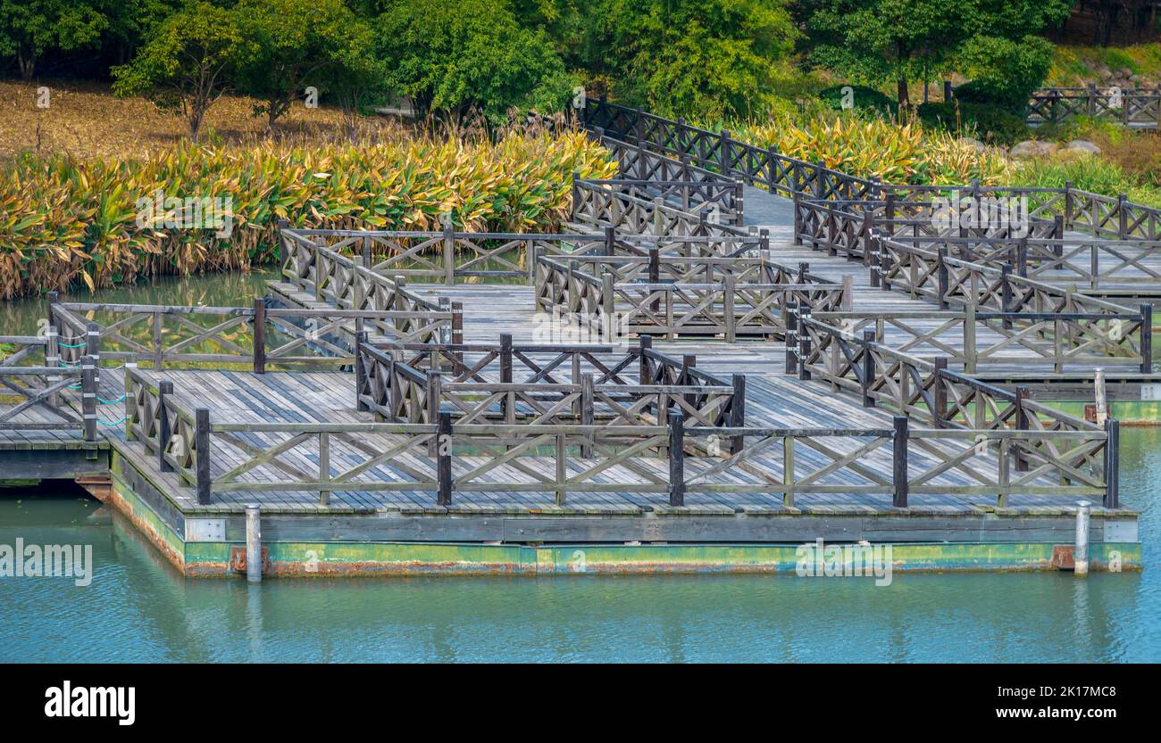 The autumn scenery of Lihu scenic spot in Wuxi, China Stock Photo - Alamy