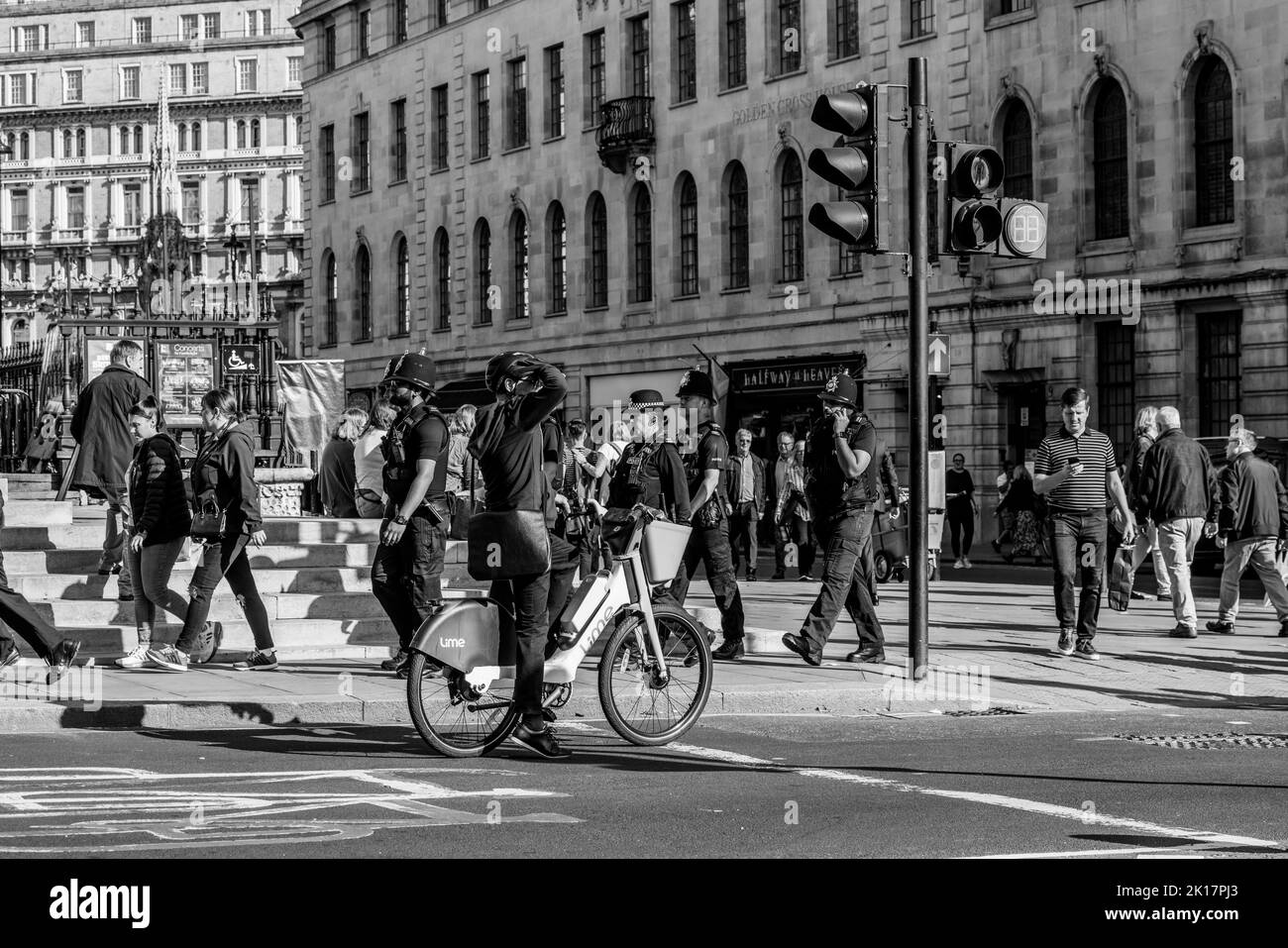 Queen funeral charles Black and White Stock Photos & Images - Alamy