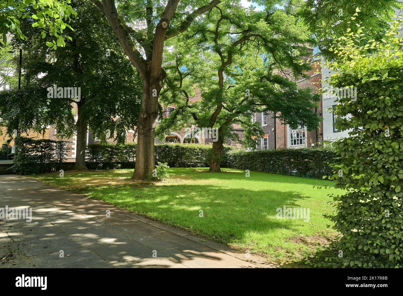 Whittington Garden, next to the St Michael Paternoster Royal church ...