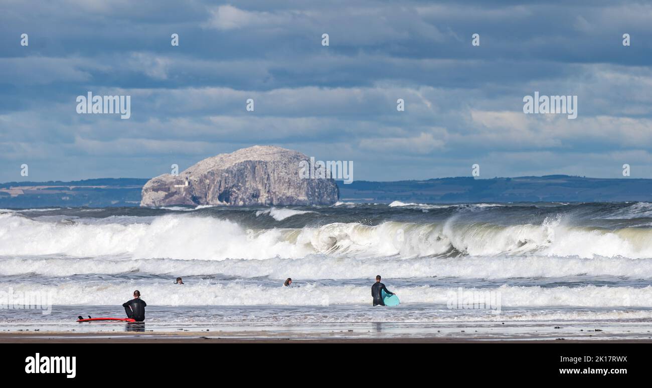 Belhaven bay waves hi-res stock photography and images - Alamy