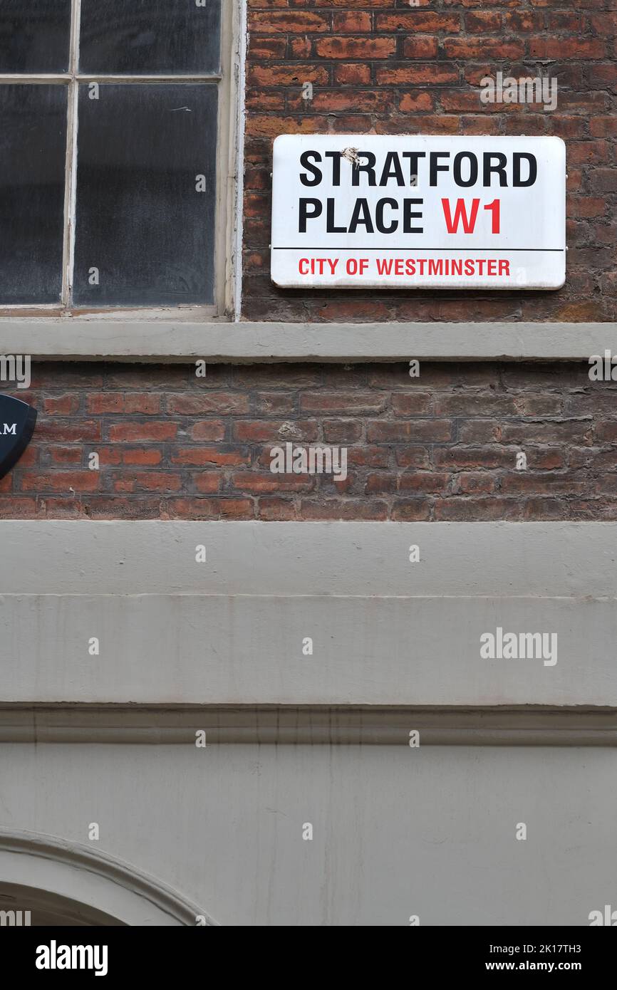 Street sign for Stratford Place, London W1, England Stock Photo - Alamy
