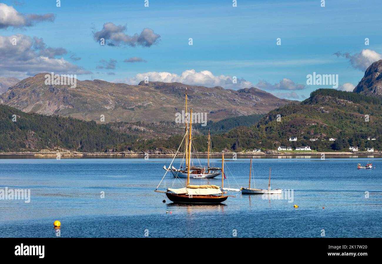 PLOCKTON WESTER ROSS SCOTLAND LATE SUMMER THE BAY AND BOATS ON LOCH ...