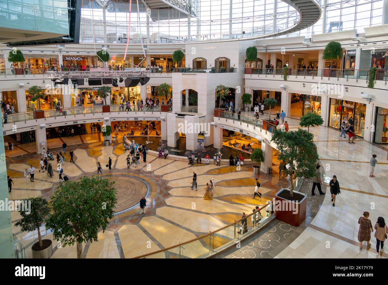 Türkei, Istanbul, Istinye, Shopping Center Istinye Park Stock Photo - Alamy