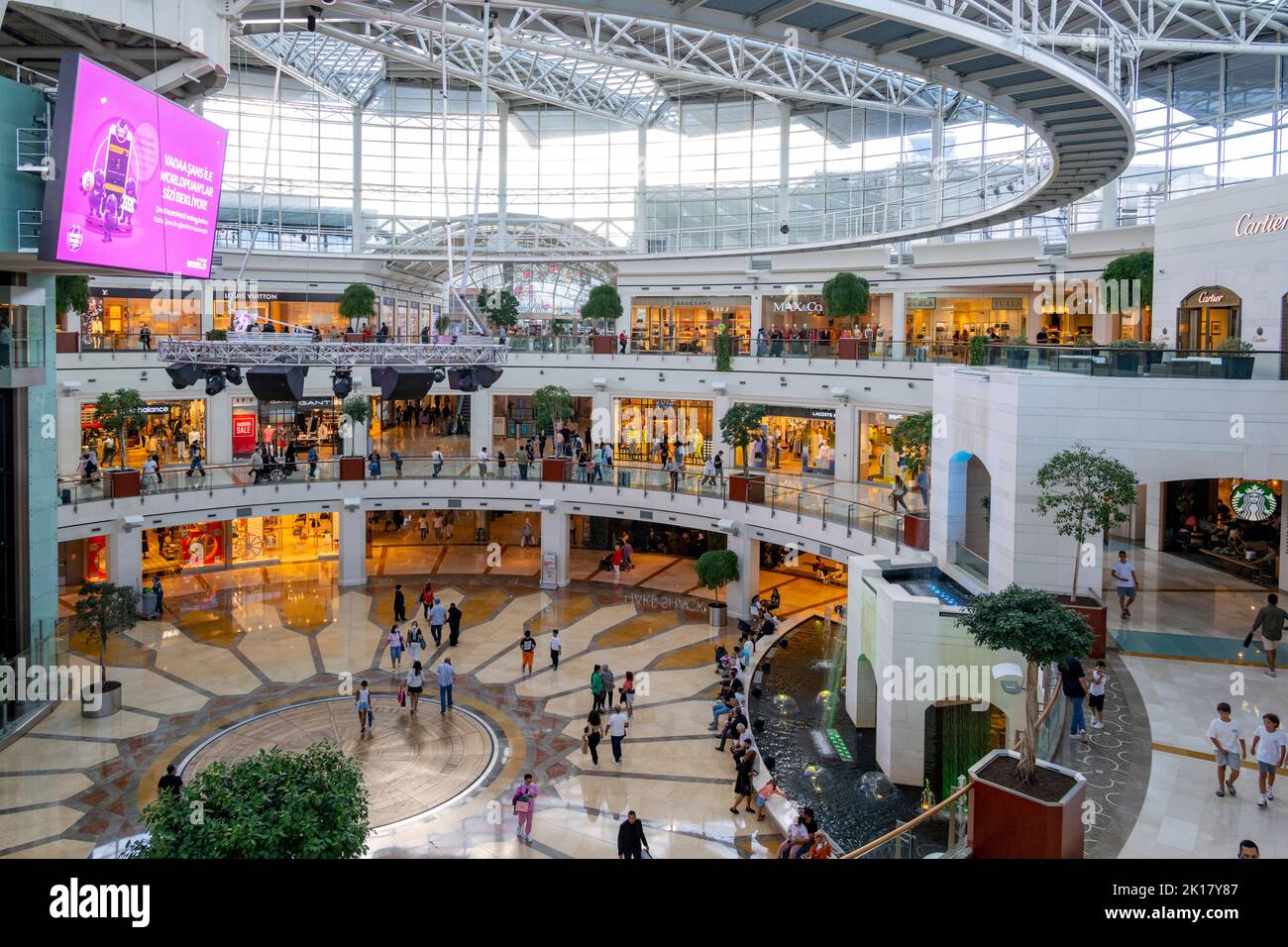 Türkei, Istanbul, Istinye, Shopping Center Istinye Park Stock Photo - Alamy