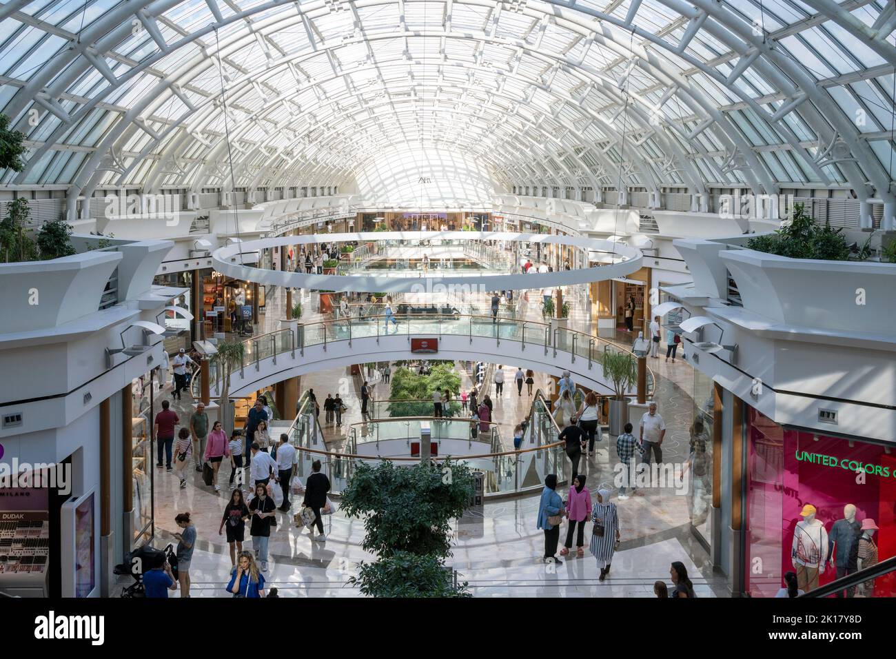 Türkei, Istanbul, Istinye, Shopping Center Istinye Park Stock Photo - Alamy