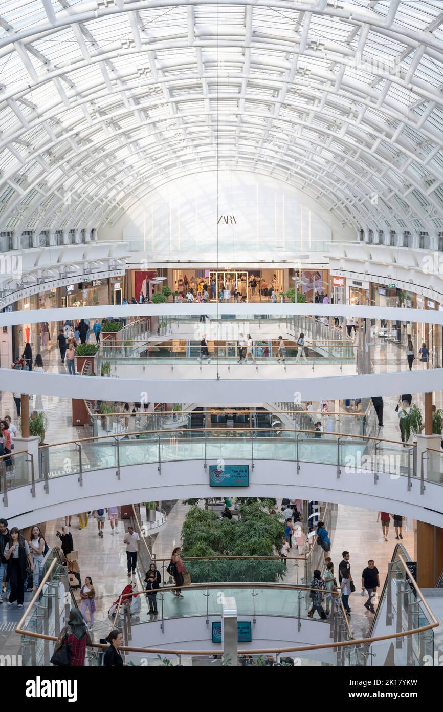 Türkei, Istanbul, Istinye, Shopping Center Istinye Park Stock Photo - Alamy