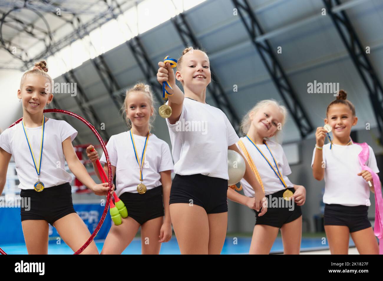 School sports girls medals hi-res stock photography and images - Alamy
