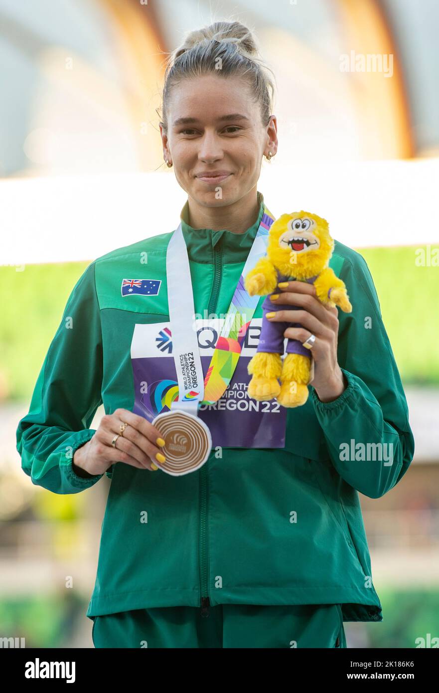 Eleanor Patterson of Australia gold medal presentation for the women’s ...