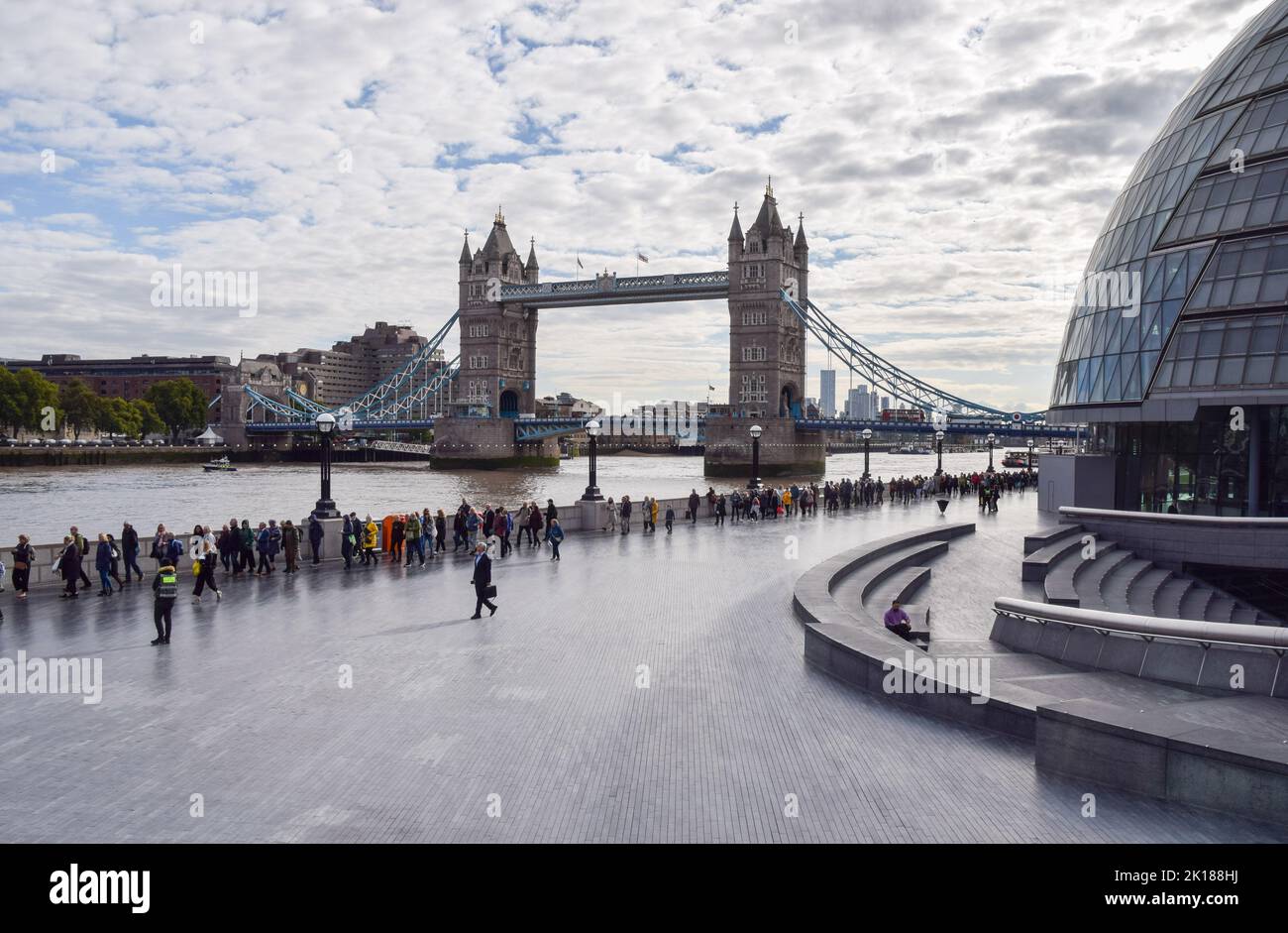 Queen elizabeth ii tower hi-res stock photography and images - Alamy