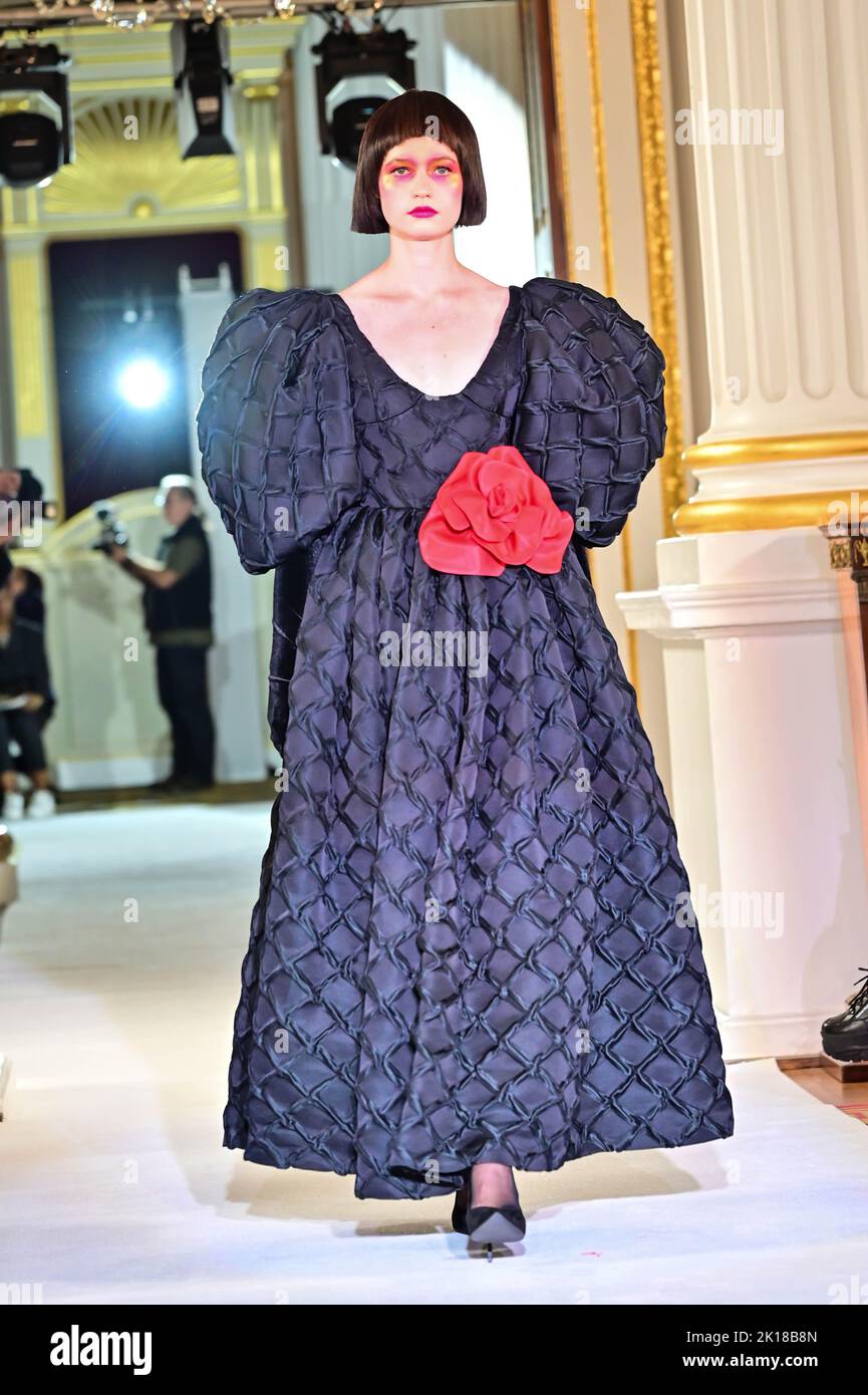 London, UK. 16th Sep, 2022. Paul Costelloe showcases at LFW SE23 at The ...