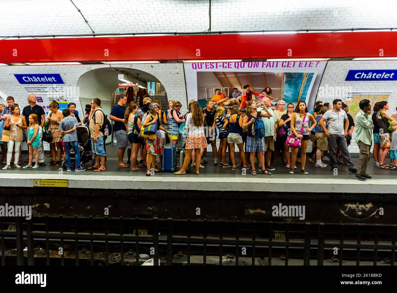 Crowded metro paris hi-res stock photography and images - Alamy