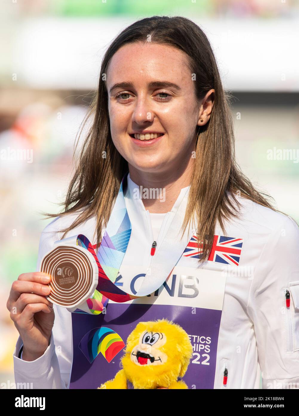 Laura Muir of GB&NI bronze medal presentation for the women’s 1500m at ...