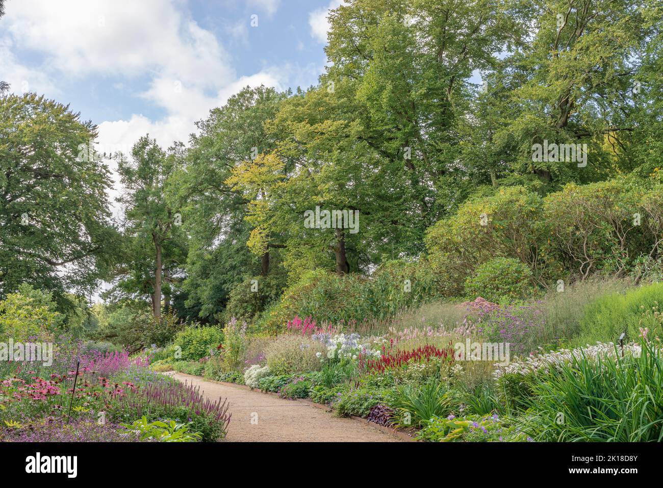 Pathway through borders hi-res stock photography and images - Alamy